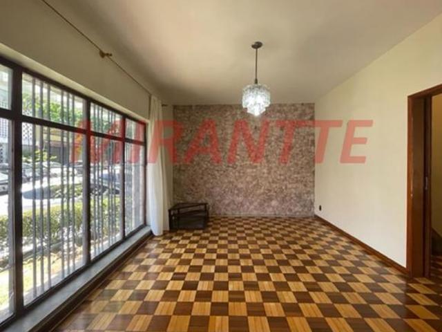 Sobrado de 240m² com 4 quartos