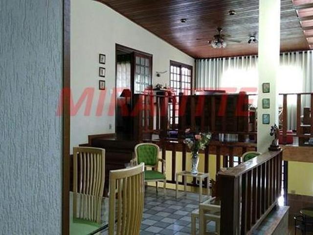Sobrado de 240m² com 5 quartos