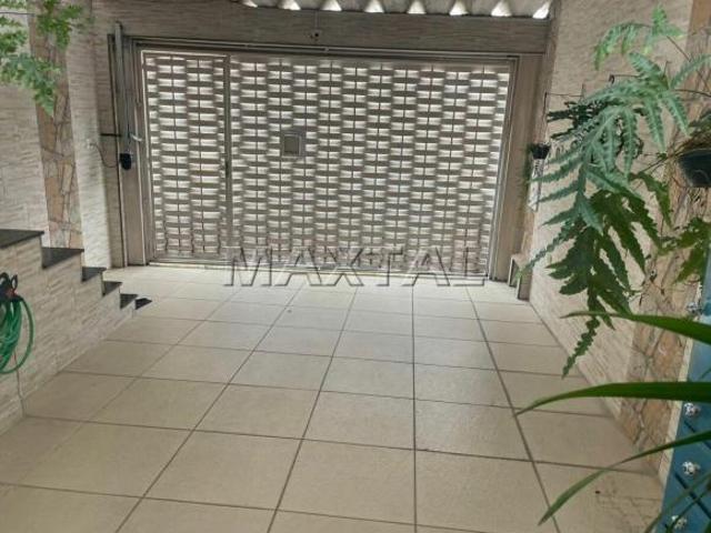 Sobrado de 240m² à venda de 3 quartos, 1 suite e 2 banheiros, na Vila Medeiros