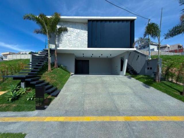 Sobrado de 241 m² com 04 suítes à venda por R$ 2.350.000,00 Jardins Nápoles Senador Canedo GO