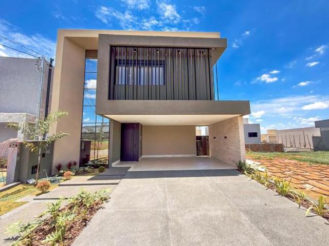 Sobrado de 242 m² com 04 suítes à venda por R$ 1.900.000,00 Jardins Capri Senador Canedo GO