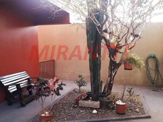 Sobrado de 242m² com 3 quartos
