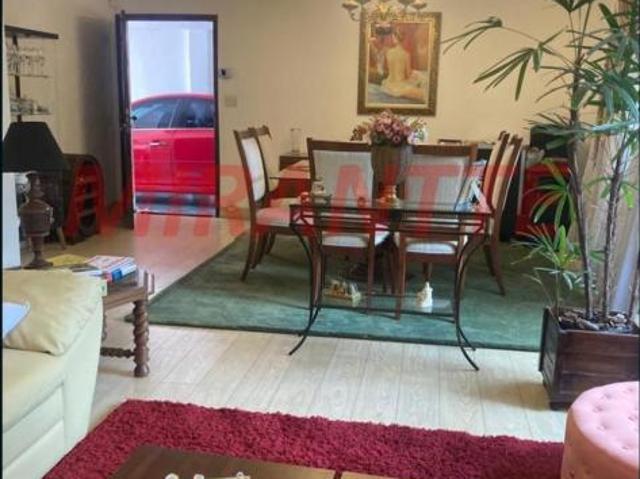 Sobrado de 246m² com 3 quartos