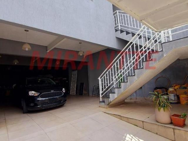 Sobrado de 246m² com 3 quartos