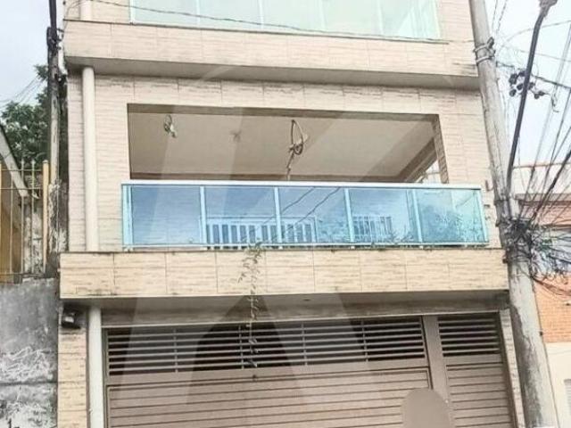 Sobrado de 250m2, 4 suítes, varandas, área gourmet envidraçada, 4 vagas na Vila Amália