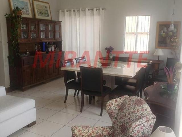 Sobrado de 250m² com 3 quartos