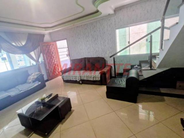 Sobrado de 250m² com 3 quartos