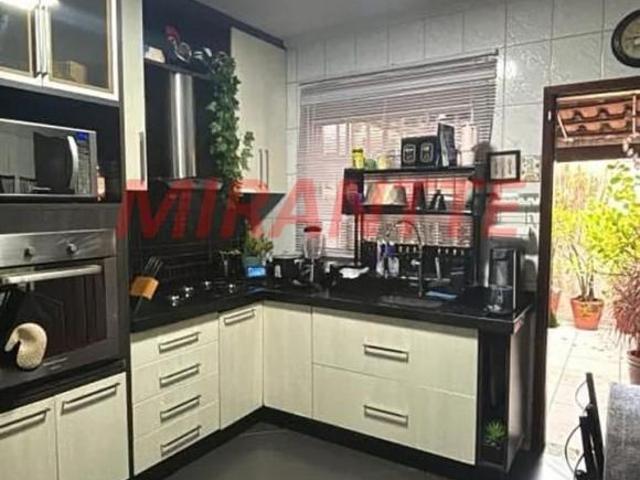 Sobrado de 250m² com 3 quartos