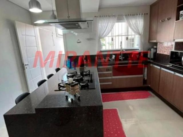 Sobrado de 250m² com 4 quartos