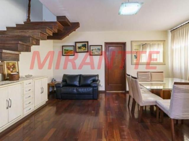 Sobrado de 251m² com 4 quartos
