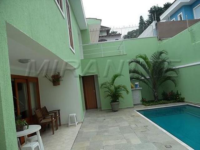 Sobrado de 252m² com 3 quartos