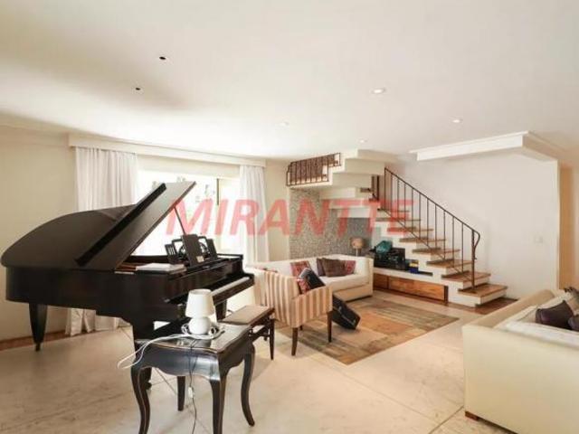 Sobrado de 256m² com 3 quartos