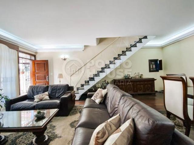 Sobrado de 263 m² à venda em Mirandópolis, 4 dormitórios, 1 suíte e 3 vagas