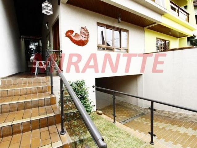 Sobrado de 263m² com 3 quartos