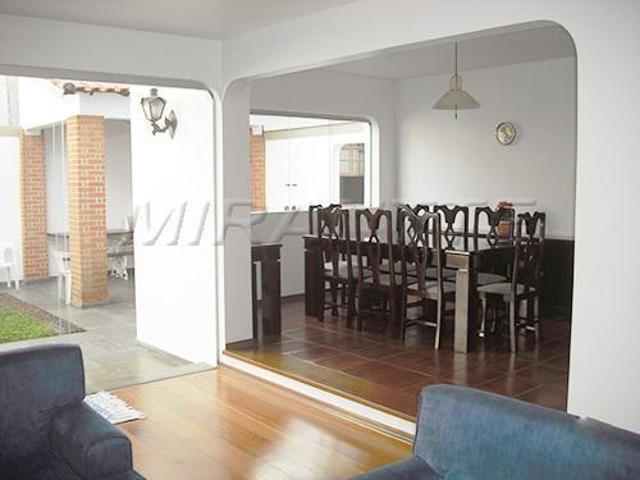 Sobrado de 260m² com 3 quartos