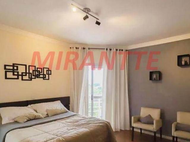 Sobrado de 261m² com 4 quartos