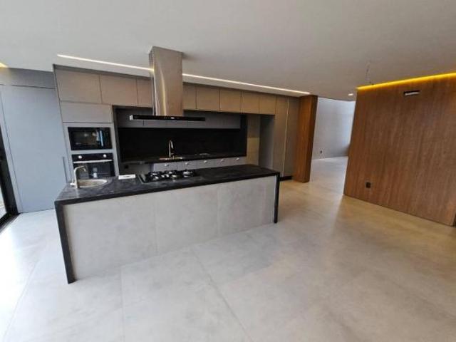 Sobrado de 262 m² com 04 suítes à venda no Jardins França Goiânia/GO