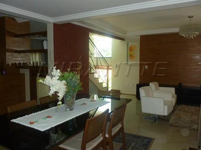 Sobrado de 267m² com 3 quartos