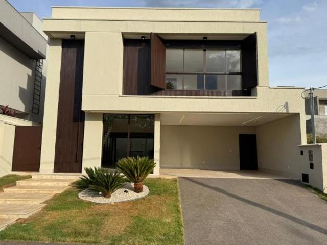 Sobrado de 264m² com 03 suítes à venda no Jardins Capri Goiânia/GO