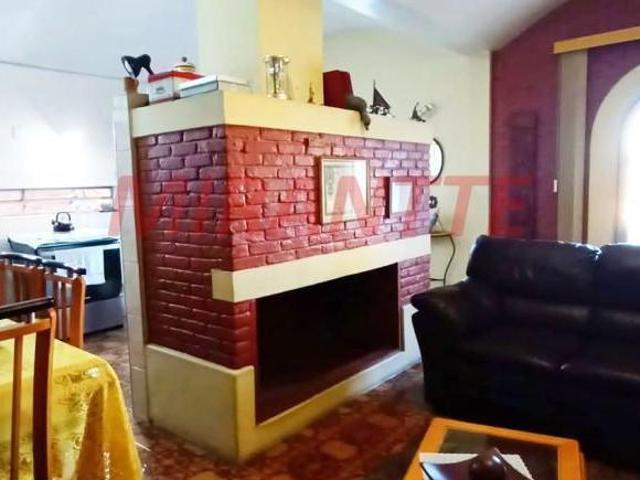 Sobrado de 264m² com 4 quartos