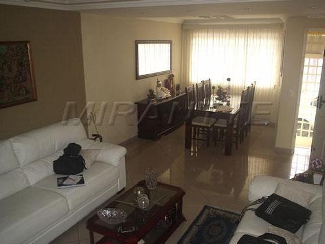 Sobrado de 266m² com 3 quartos