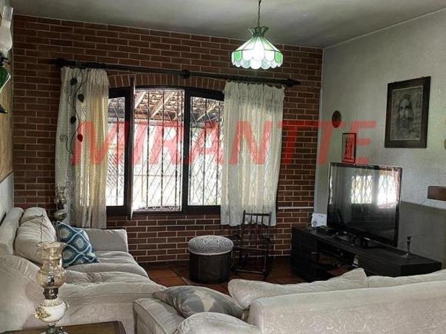 Sobrado de 266m² com 4 quartos