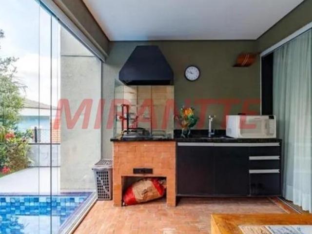 Sobrado de 268m² com 3 quartos