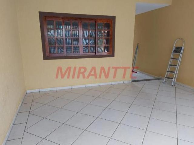 Sobrado de 273m² com 3 quartos