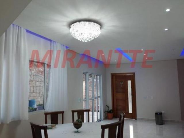 Sobrado de 270m² com 3 quartos