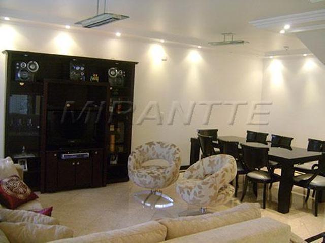 Sobrado de 270m² com 3 quartos