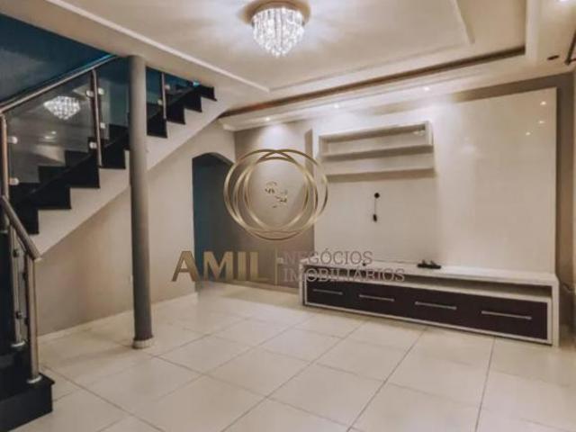 Sobrado de 270m² no Residencial União São José dos Campos: 4 quartos, 2 salas, 4 banheiros, 2 vaga