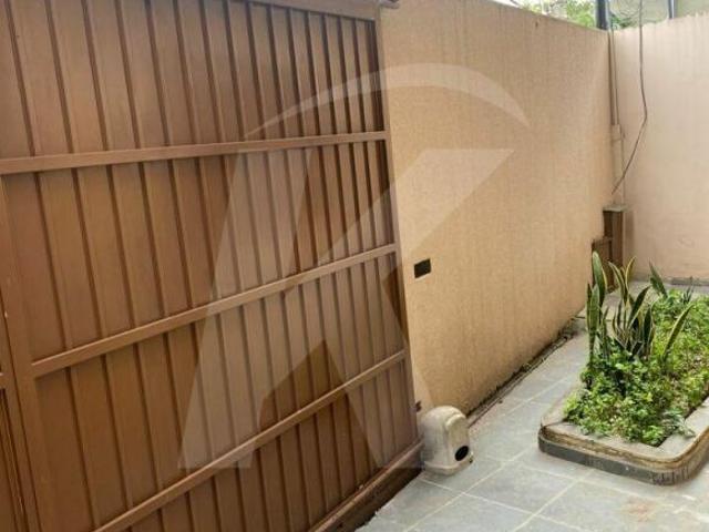 Sobrado de 272 mts², 3 quartos, 3 suítes, 8 vagas, na Freguesia do Ó