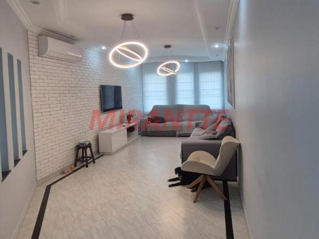 Sobrado de 277m² com 3 quartos