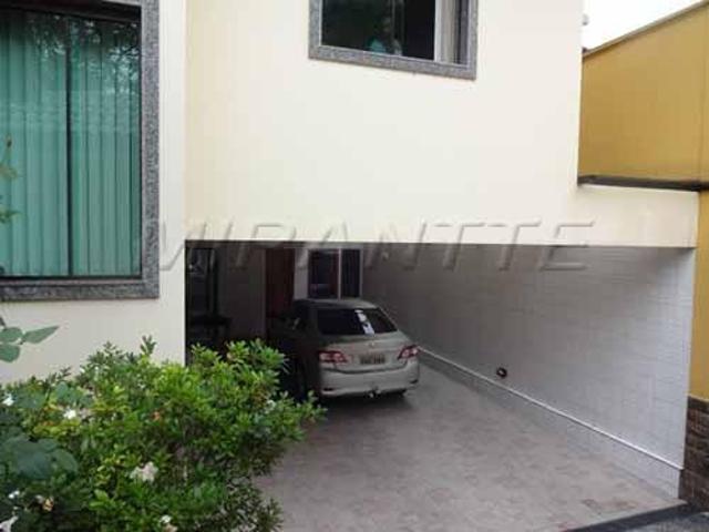 Sobrado de 274m² com 3 quartos