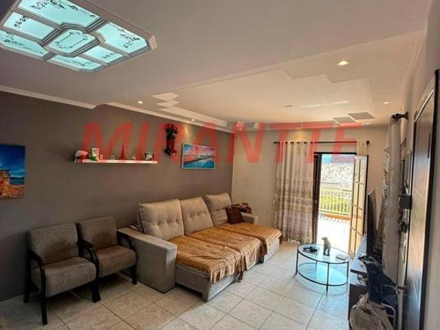 Sobrado de 274m² com 4 quartos