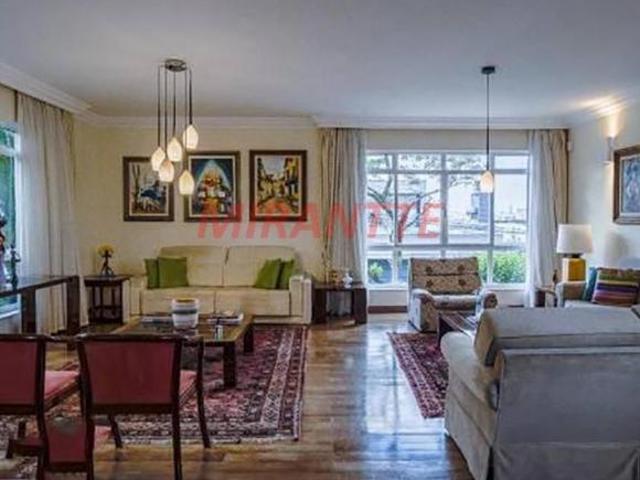 Sobrado de 280m² com 4 quartos
