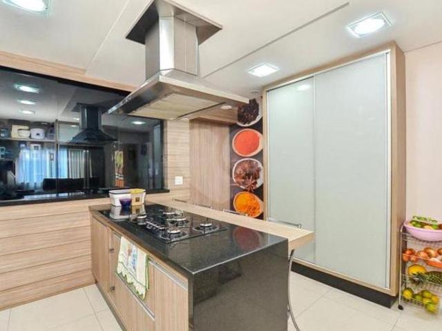 Sobrado de 280m² a venda no Campo Comprido