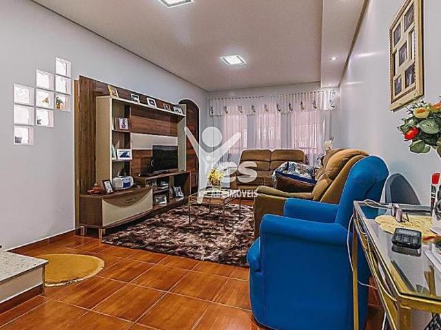 Sobrado de 228m², 03 dormitórios e 02 vagas de garagem – Jardim Las Vegas, Santo