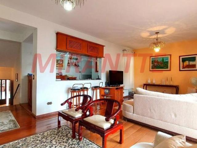 Sobrado de 288m² com 3 quartos