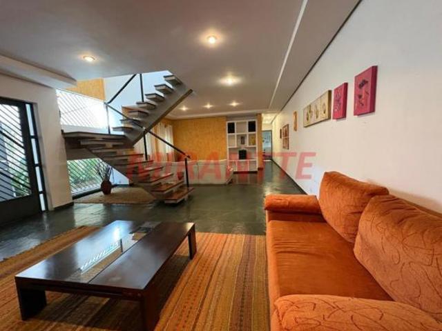 Sobrado de 288m² com 4 quartos