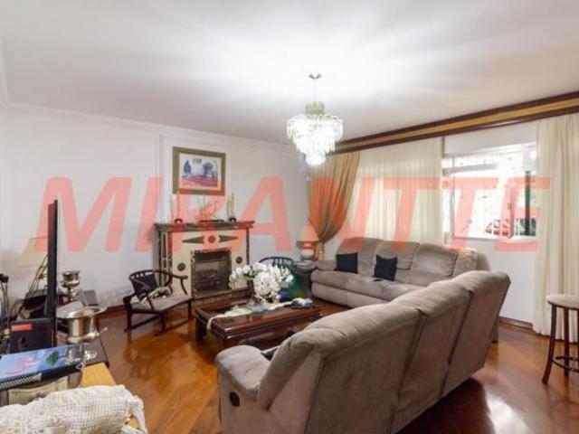 Sobrado de 293m² com 4 quartos