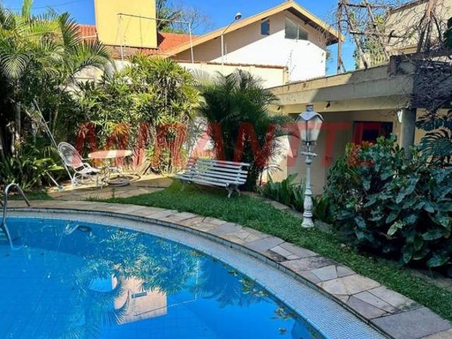 Sobrado de 297m² com 3 quartos