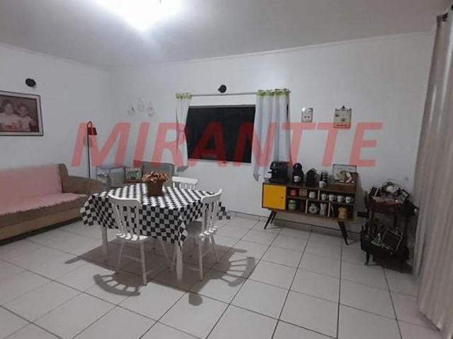 Sobrado de 297m² com 4 quartos