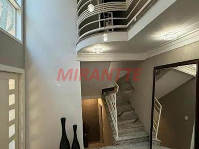 Sobrado de 297m² com 5 quartos