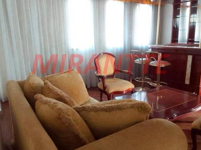Sobrado de 296m² com 4 quartos