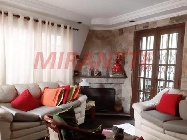 Sobrado de 2000m² com 3 quartos