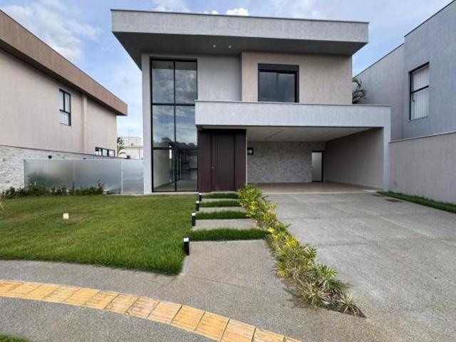 Sobrado de 200m² com 03 suítes à venda no Jardins Bolonha Goiânia/GO