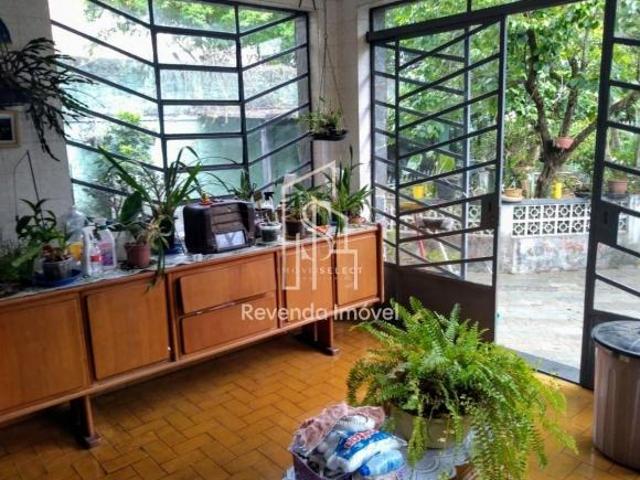 SOBRADO DE 200M², POSSUI 4 DORMITÓRIOS, 4 SALAS, E 4 VAGAS, À VENDA NA REGIÃO DO IPIRANGA SÃO PAUL