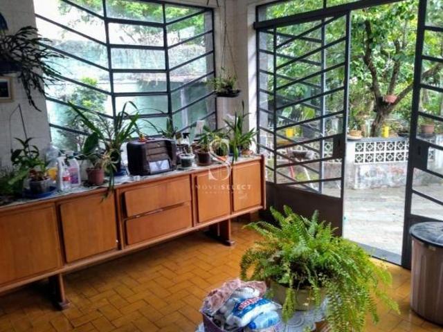 SOBRADO DE 200M², POSSUI 4 DORMITÓRIOS, 4 SALAS, E 4 VAGAS, À VENDA NA REGIÃO DO IPIRANGA SÃO PAUL
