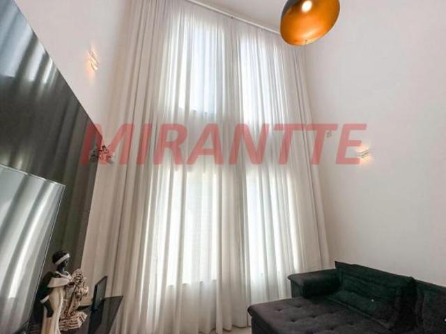 Sobrado de 2018m² com 4 quartos